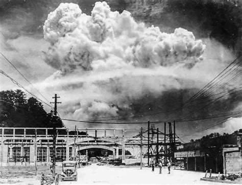 8月9日、長崎から奪われたもの。原爆投下後の街をカラー写真で振り返る Rare Historical Photos Nagasaki