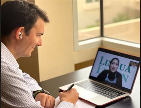 หลักสูตรฝึกภาษา แบบออนไลน์ สด Language Training Institute In Thailand