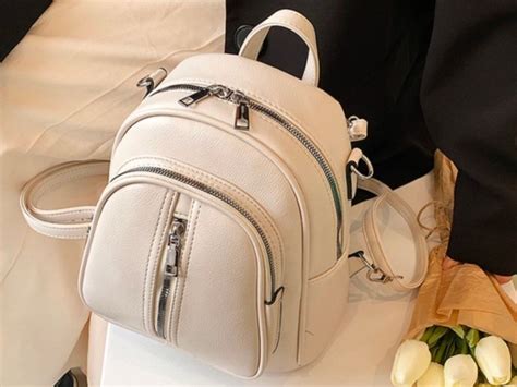 Khám Phá Balo Con Cóc Với Thiết Kế Nhỏ Gọn Tiện Dụng Và Dễ Phối đồ