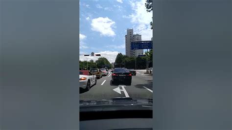 교차로에서 차선 유도선 안 지키는 차량 Youtube