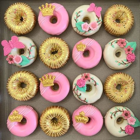 Pin By Nicole Souza On Decorated Doughnuts Donut Decorating Ideas Donut Decorations Mini Donuts