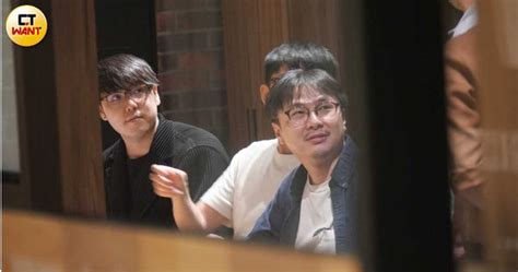 大胃王千千爆「秘婚2年」！老公真面目曝光 大街甜蜜互動全被拍 Ettoday星光雲 Ettoday新聞雲