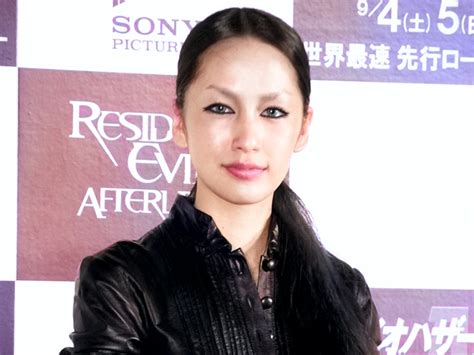 中島美嘉の“激変ぶり”にファン悲鳴！「まるで別人」「研ナオコみたい」