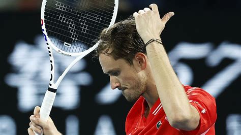 Медведев с най ранното си отпадане в Мелбърн от 2018 а насам