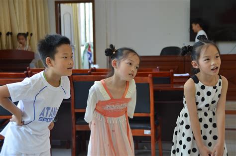 防拐演练敲警钟好戏齐聚护童心 共青团重庆师范大学委员会