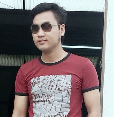 Nay Naing ေနႏိုင္