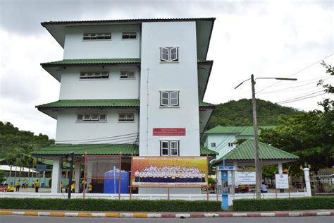 โรงเรียนนาวิกโยธินบูรณะ ในเมืองอำเภอสัตหีบ