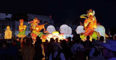 이웃과 함께하는 일상…전주 밤거리 환히 밝힌 화려한 연등