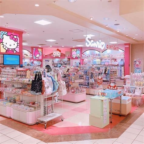 Hello Kitty Boutique Decor