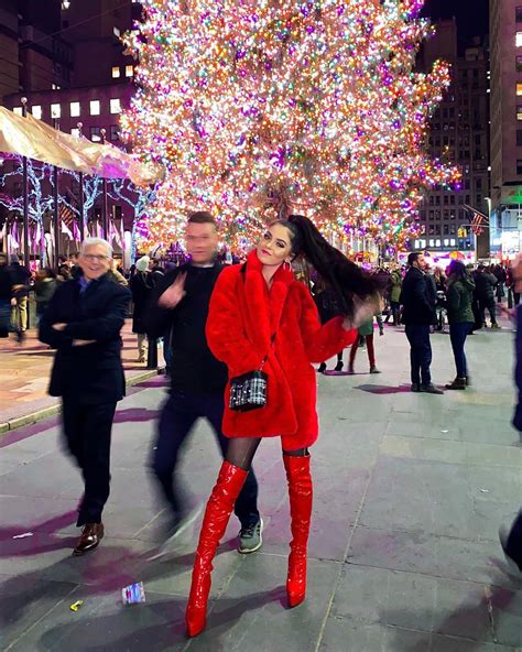 Con gái bắt quả tang bố ngoại tình với người phụ nữ khác trong bức ảnh của hot influencer nhưng