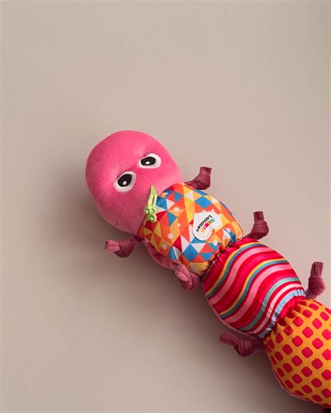 인천새댁 은지 열무맘👶🏻 광고 유아전문 제품 디자이너가 디자인한 귀여운 아이스크림 모양의 베이비링 외출할때 카시트에 달아줬더니 너무 잘 갖고놀아요♥️ 고리를 잡고