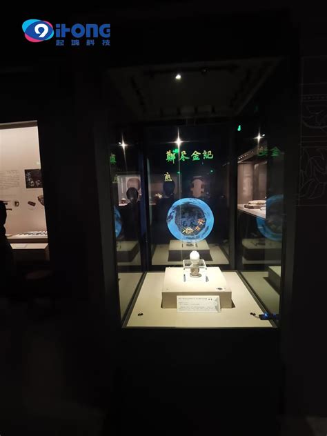 南越王博物院 文物oled透明屏展示柜：创新展示，提升互动体验