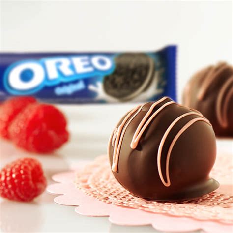 Raspberry Oreo Cookie Balls Twist And Make