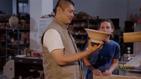 秘色瓷是釉色配方保密的瓷器，它的烧制秘诀到底是什么？ 凤凰网视频 凤凰网