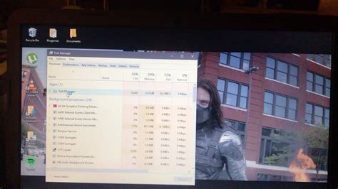 Windows Desktop Flashes Task Manager Stays On Screen Cant Boot Into Safe Mode For Command