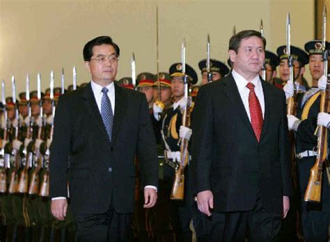 胡锦涛举行仪式欢迎蒙古国总统恩赫巴亚尔访华