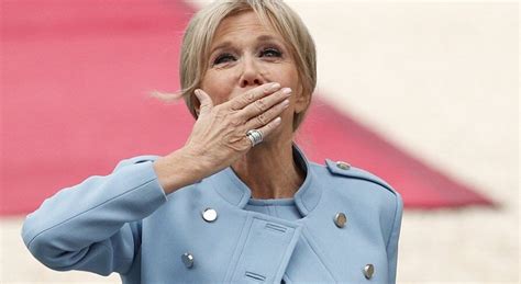 Пугало История любви ученика и учительницы Эманнюэля и Брижит