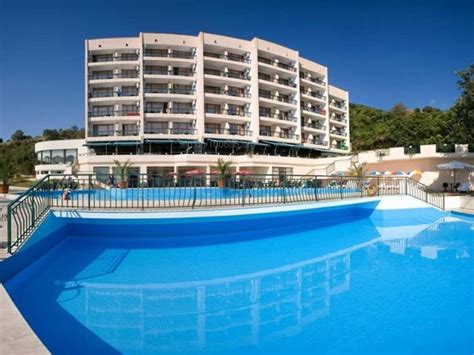 Хотелски комплекс с 3 звезди и СПА с минерална вода в Златни пясъци 26165 кв м Тухла Хот