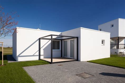 Endorphine Connects White Boxes With Black Frames For Slovakian Homes