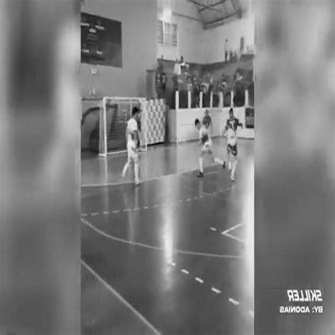 Football Player Detection Object Detection Model V2 2025 04 14 2 38pm By Yolo