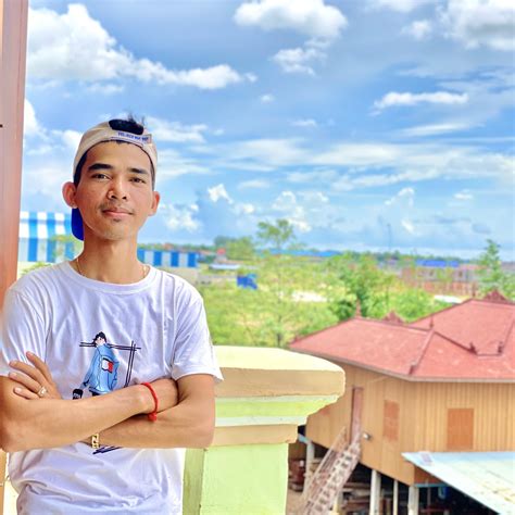 Sambath សំបាត់