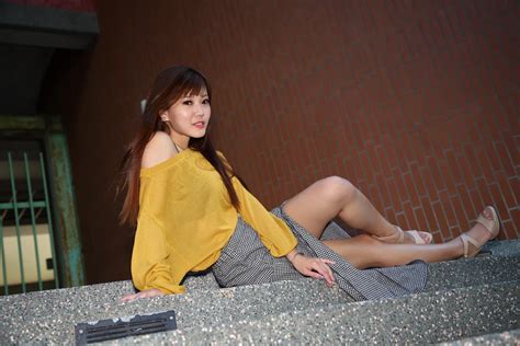 美腿番外篇系列 长腿美模 凯蒂 裙摆摇 高跟美腿旅拍 50p 第1页共5页