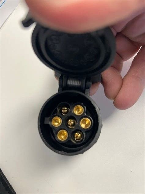 Towing Socket Adapter 13 Pin To 7 Pin Thompsons E Parts