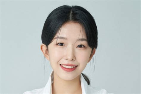 Yoon Ga Yi Confirmed To Star In Korean Drama Acquaintances