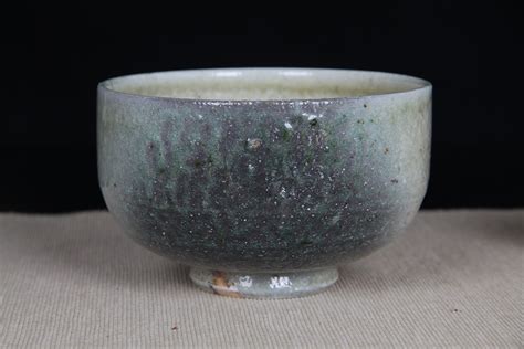日本茶碗 信乐烧 毫无分布纯自然烧出的工艺 莹润 老茶碗 带原装桐木供箱 日本抹茶碗 日本茶道 主营日本铁壶 日本老铁壶 日本南部铁壶 日本