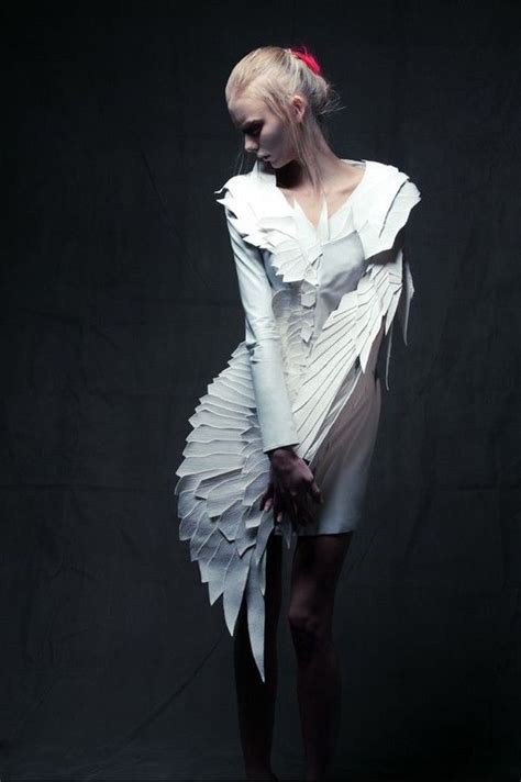 Feathers Bring You A Classy And Chic Silhouette Macktak Blog