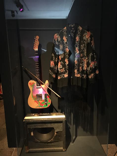 Jimmy Pages 1959 “dragon” Fender Telecaster Violin Bow Floral
