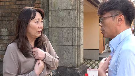熟妻 息子のサッカーのコーチにわれた清純妻 六十路完熟女は44年ぶりに再会した同級生に2穴されて･･･ アダルト動画 ソクミル