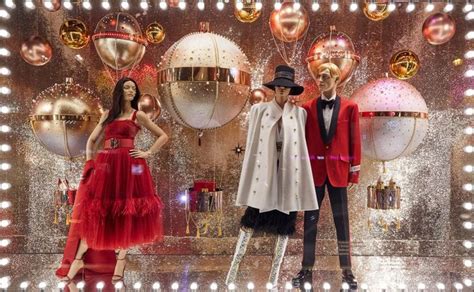 Новогодние витрины в ДЛТ 2020 Windows Display Ny20 Christmas Toys