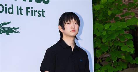 [t포토] 실리카겔 김한주 조금 어색해요