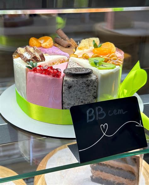 ТОРТИ КОНДИТЕРСЬКА БЕНТО КИЇВ Ласкаво просимо до нашої кондитерської де кожен торт це