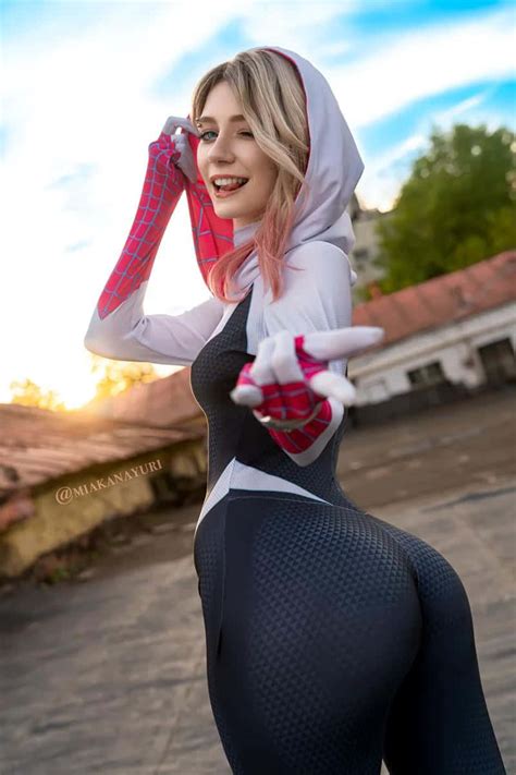 100 Cute Spider Gwen Wallpapers