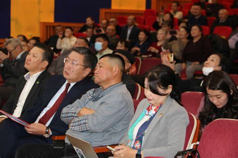 Ерөнхийлөгчийн Тамгын газрын дарга Я Содбаатар Монголын байгаль орчны иргэний зөвлөлийн үндэсний