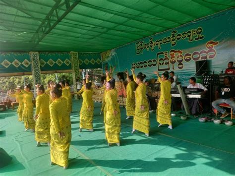 စစ်ကိုင်းတိုင်းဒေသကြီး မုံရွာမြို့ မြန်မာ့ရိုးရာယဉ်ကျေးမှု မဟာသင်္ကြန်ပွဲတော်အတက်နေ့ ဗဟိုမဏ္ဍပ