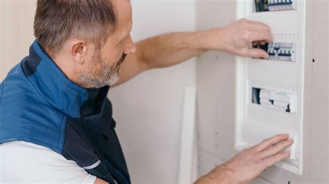 How To Tell If A Circuit Breaker Is Bad Common Signs Of Failure Enersol Electrical