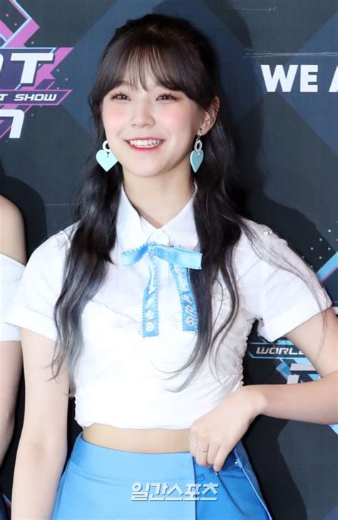 [포토] 프로미스나인 백지현 풋사과 미소 모바일 Jtbc뉴스