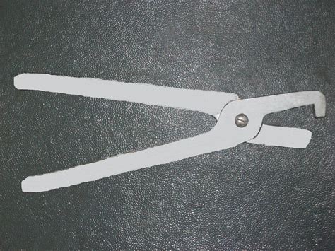 ТЕРИТОРІЯ ЗНАНЬ Назвати хірургічні інструменти