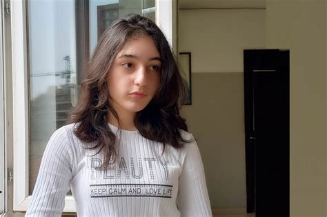 „ხატვა სიმშვიდეში მიყვარს პორტრეტს ყოველთვის თვალებით ვიწყებ“ 14 წლის მხატვარი რომელიც