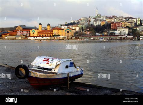 Sutluce Coasts Golden Horn Istanbul Turkey December 2007 Stock