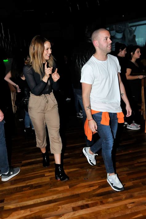 Flor Vigna Y Mati Napp Muy Enamorados Mimos Y Risas En Su Salida