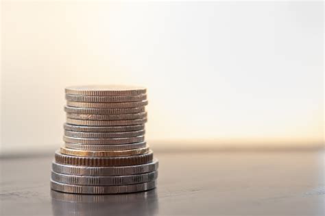 비즈니스 저장 및 금융 개념 스택의 복사본 공간 은색 동전 닫습니다 개념에 대한 스톡 사진 및 기타 이미지 개념 개념과 주제 경제 Istock