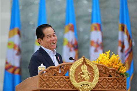 លោក ឃួង ស្រេង៖ វីរៈភាពរបស់សម្តេចតេជោ ហ៊ុន សែន ដែលបានលះបង់គ្រប់បែបយ៉ាង ទាំង យុវភាព និងអាយុជីវិត