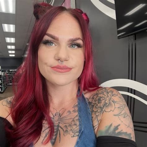 Katelyn Runsxwithxscissors Threads Say More