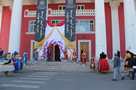 Өнөөдөр соёл урлагийн ажилтны өдрийг тэмдэглэнэ