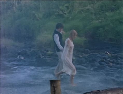 Naked Véronique Jannot in Paul et Virginie