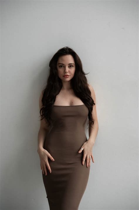 Models Amour Elite